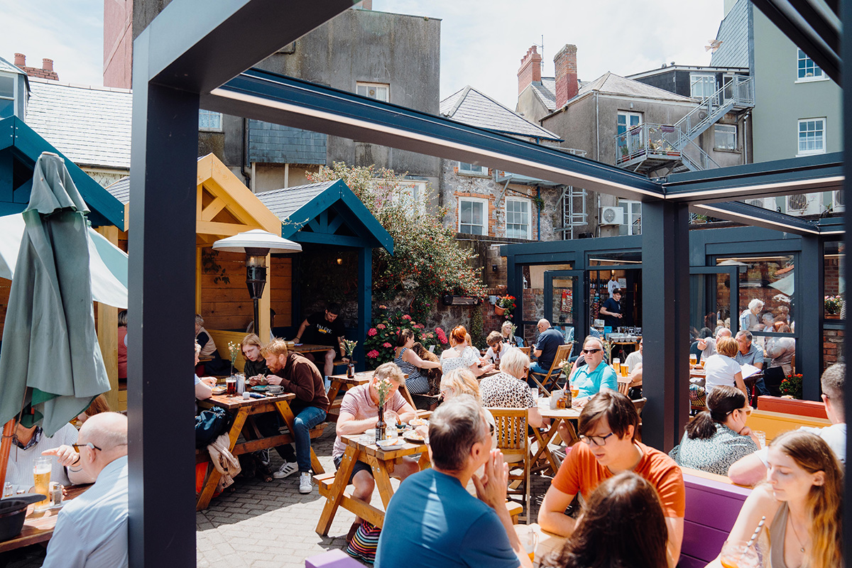 HARBWR BREWERY TAP & KITCHEN, TENBY - HARBWR Tenby Harbour Brewery